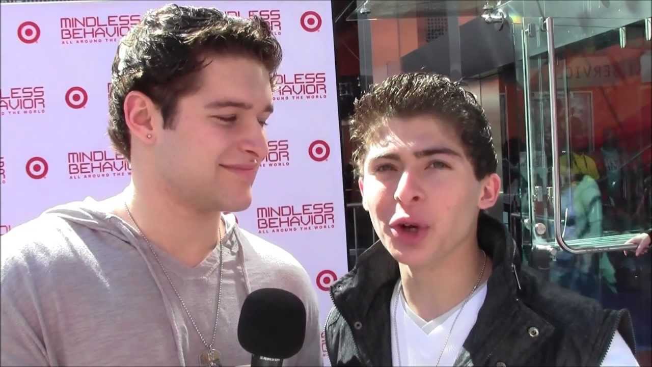 HTZ talks summer time with the Ochoa Boyz! - YouTube