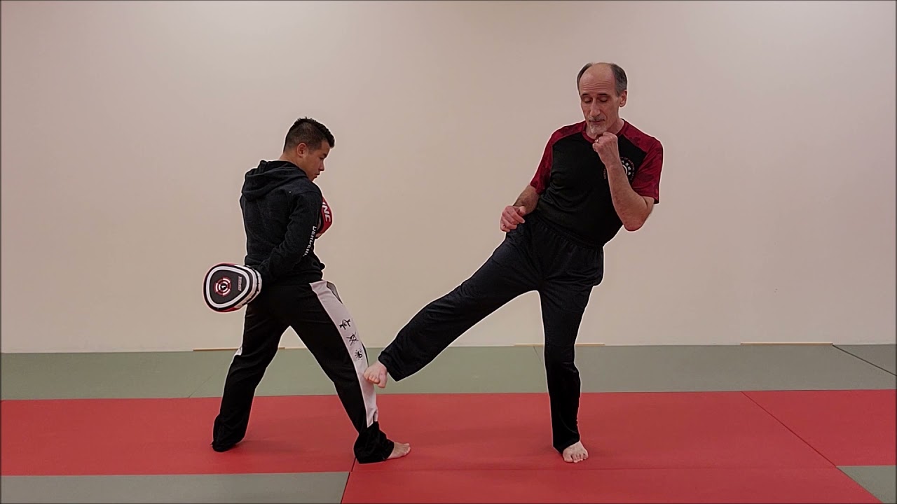 Jun Fan/Jeet Kune Do Attack by Combination (ABC) - YouTube