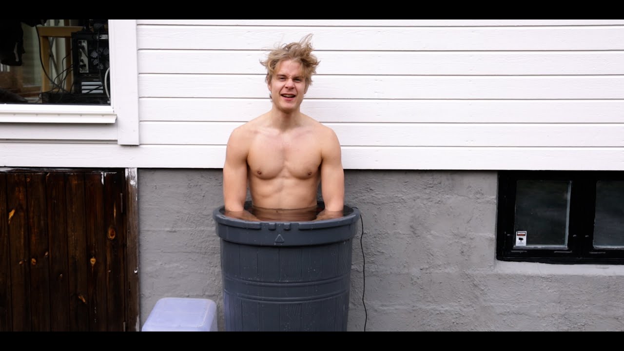 An "extreme" ice bath │ Day in the life - YouTube