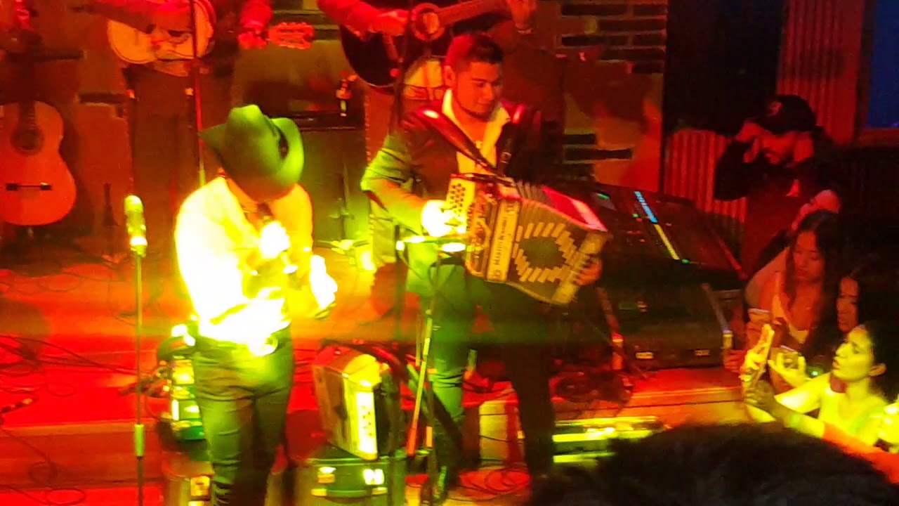 Te Fallé - Christian Nodal En Vivo Bogotá Col - YouTube