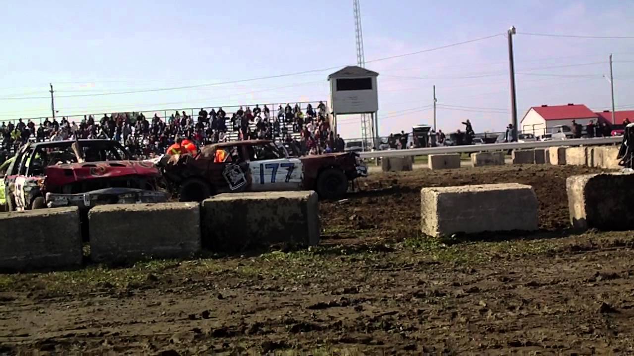 Brigden fall fair demo derby 2011 heat #4 Full size cars - YouTube