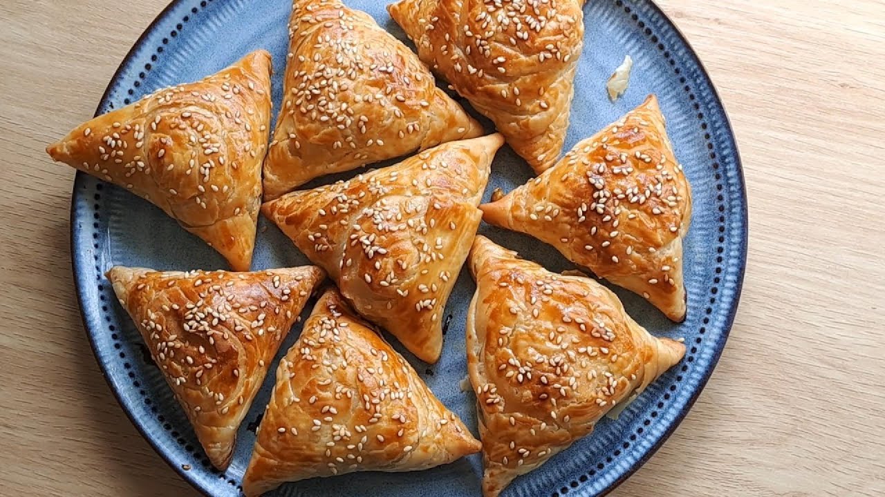 A QUICK WAY to make PUFF PASTRY / Delicious TRIANGLES PUFFS with meat ...