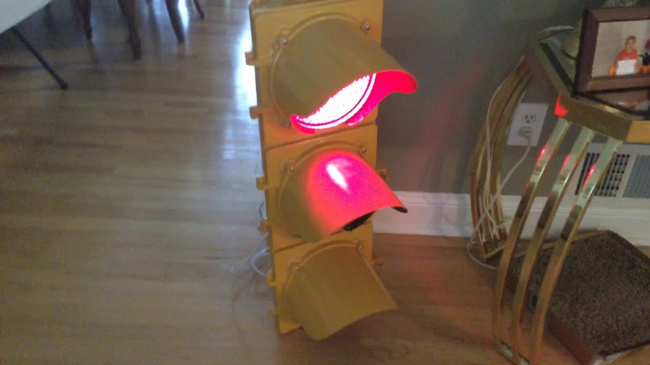 Random Traffic Light Insanity - Idk - YouTube