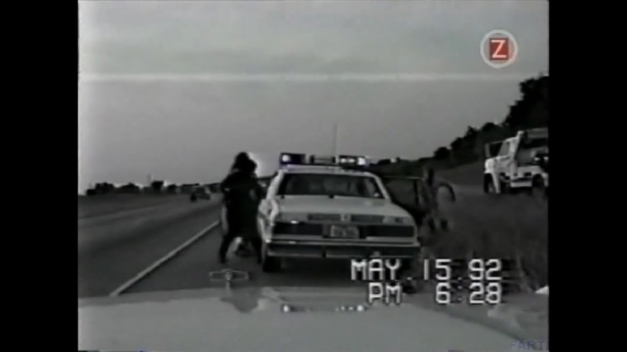 Drug Runner Steals Police Car - YouTube