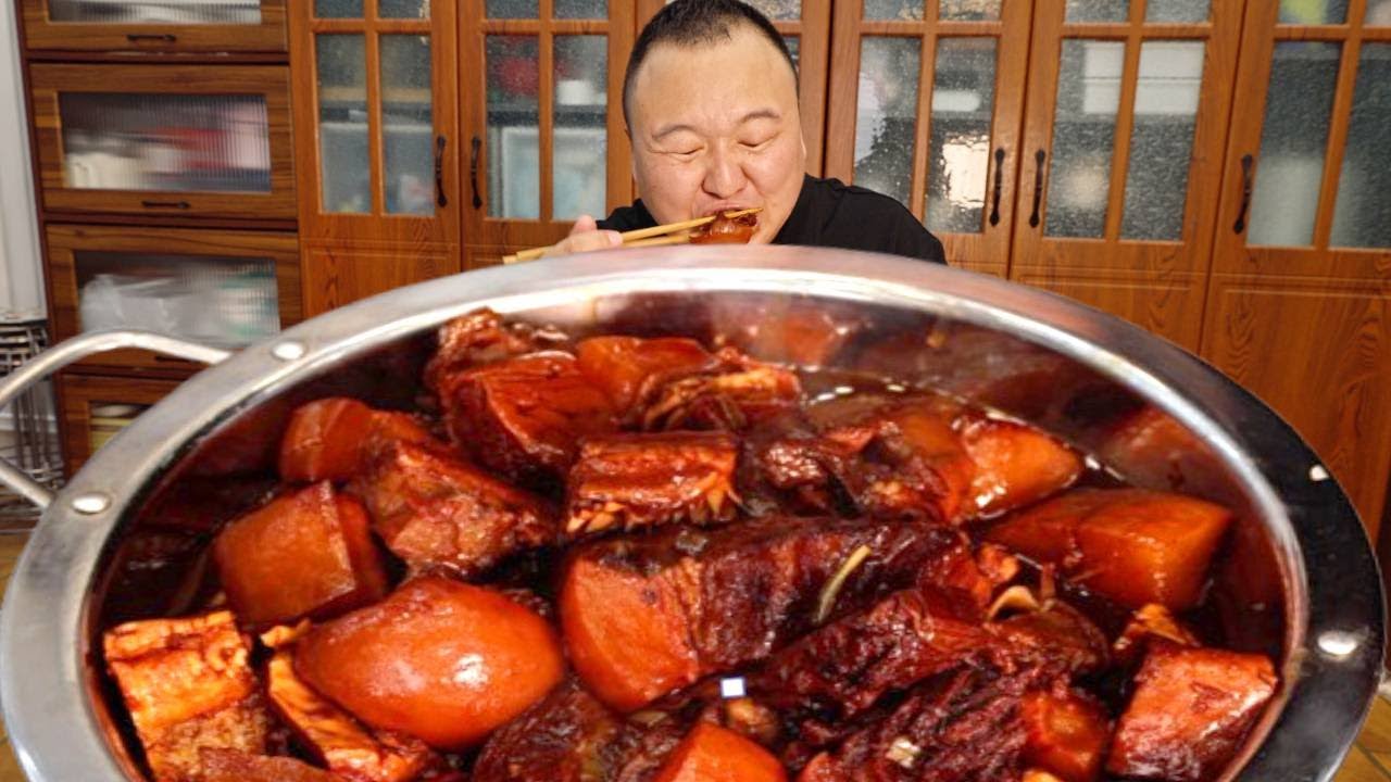 My father-in-law gave the cooked cow head, and Aqiang directly braised ...