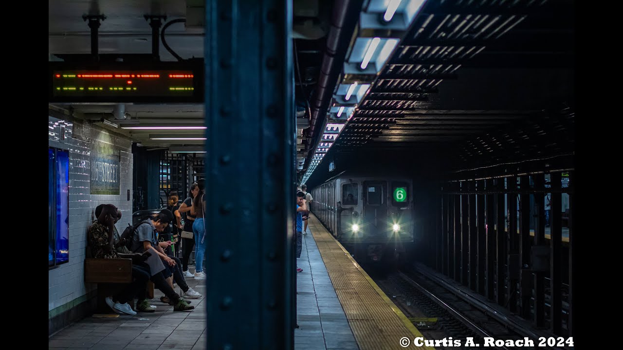 IRT Lexington Avenue Local: Brooklyn Bridge-City Hall & Bronx bound R ...