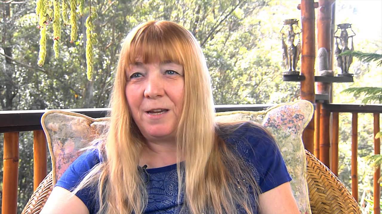 Janet Kira Lessin - Don't Mention the Reptilians - YouTube