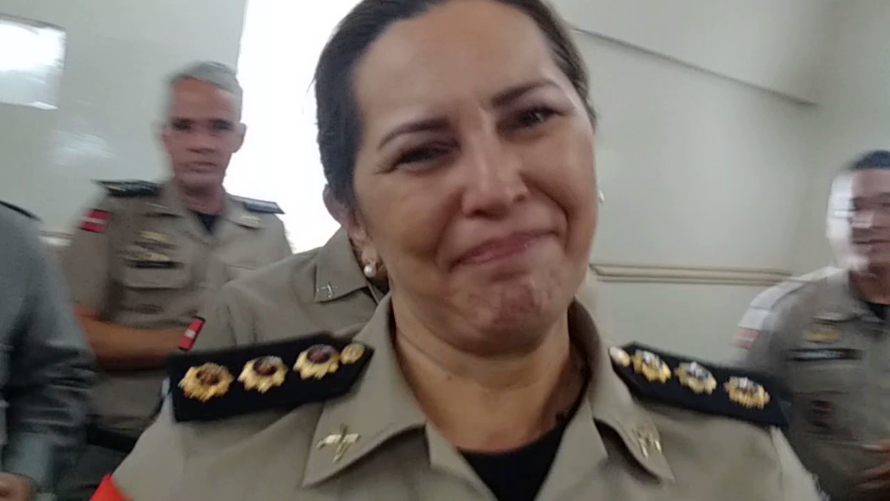 Despedida da Coronel Íris Oliveira - YouTube