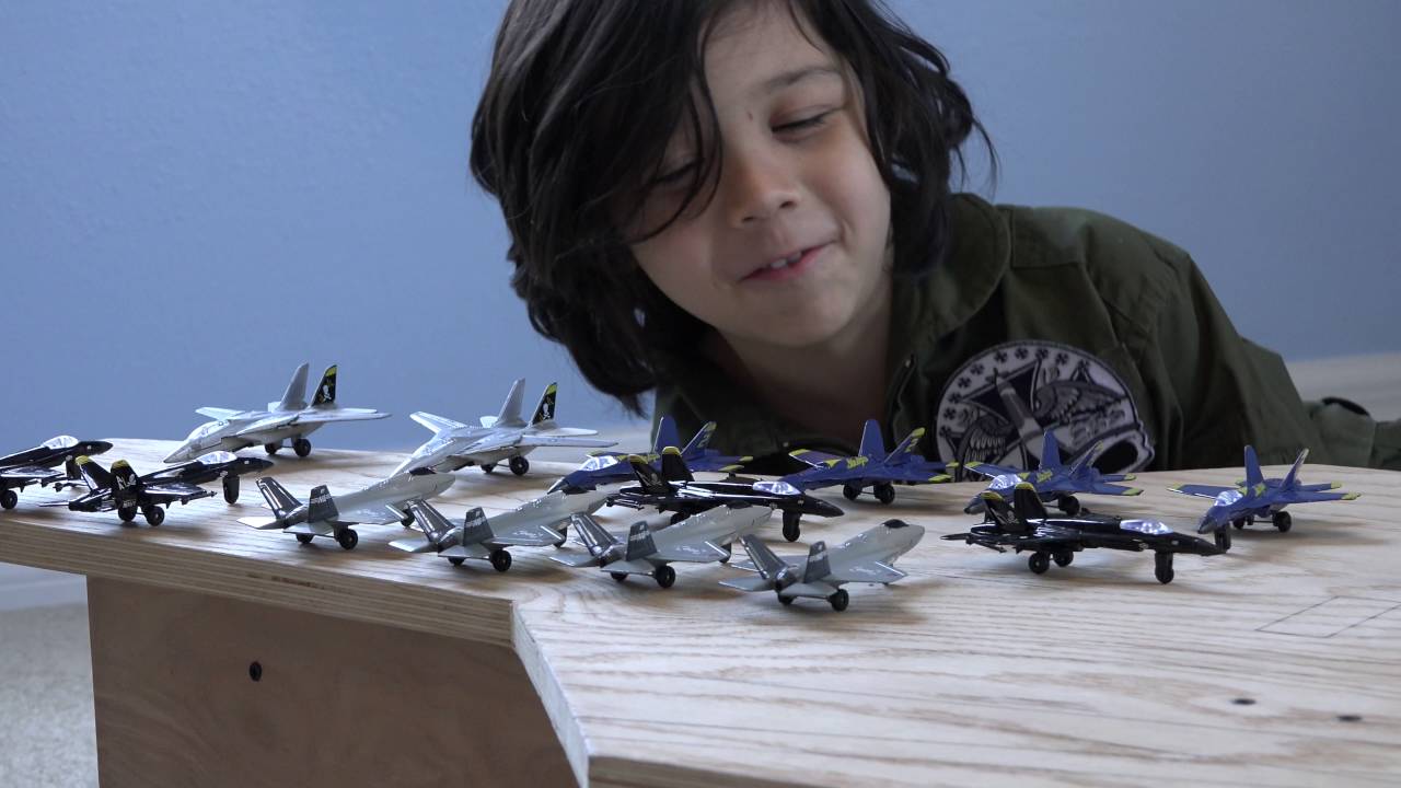 DIY - Aircraft Carrier Play Table - YouTube