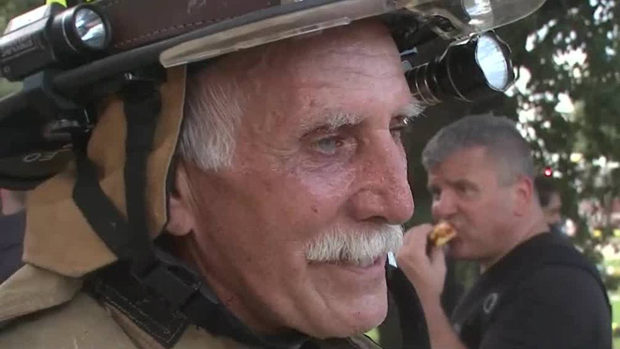 Retired firefighter helps battle fire - YouTube