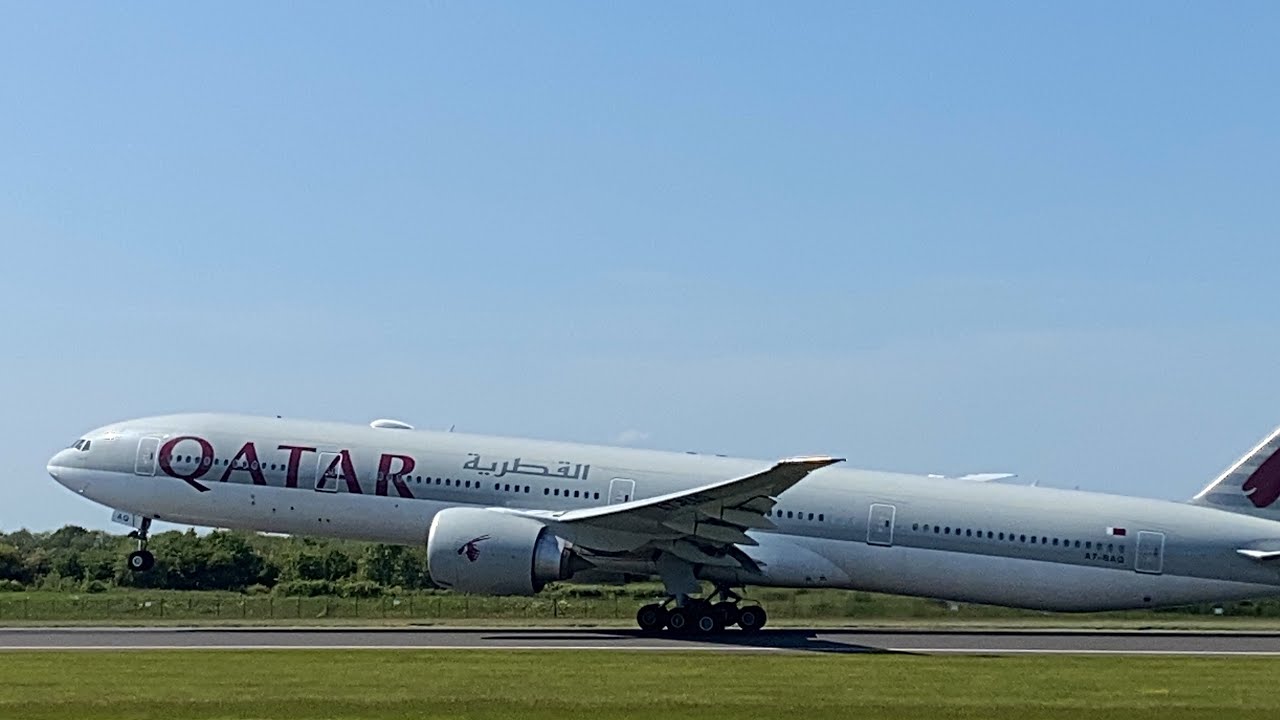 Qatar airways Boeing 777 takeoff from Manchester airport - YouTube