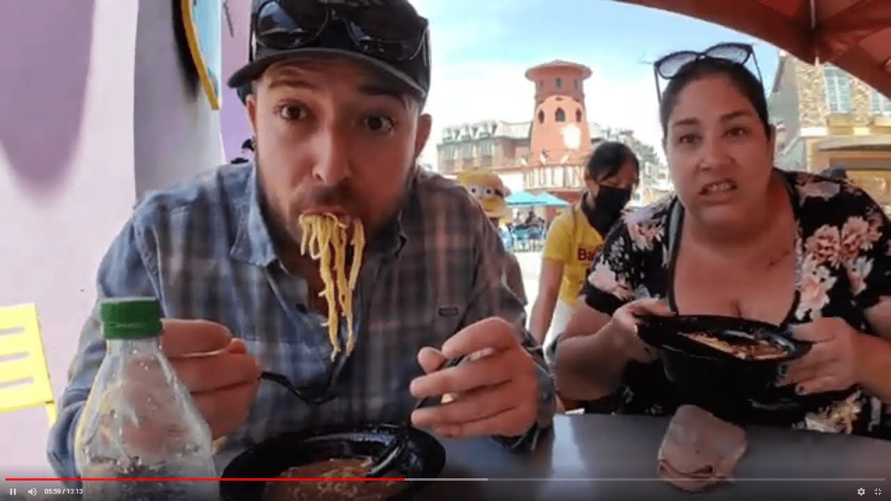 Minion Pork Ramen at Universal Studios Hollywood - YouTube