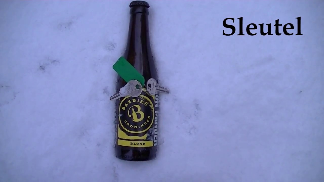 3 manieren om een bierflesje te openen - Bax Bier content - YouTube