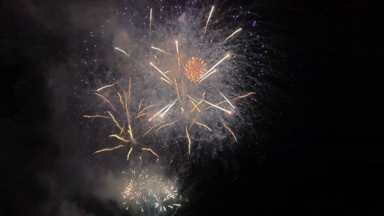 Welcoming 2020 in Stonehaven - YouTube