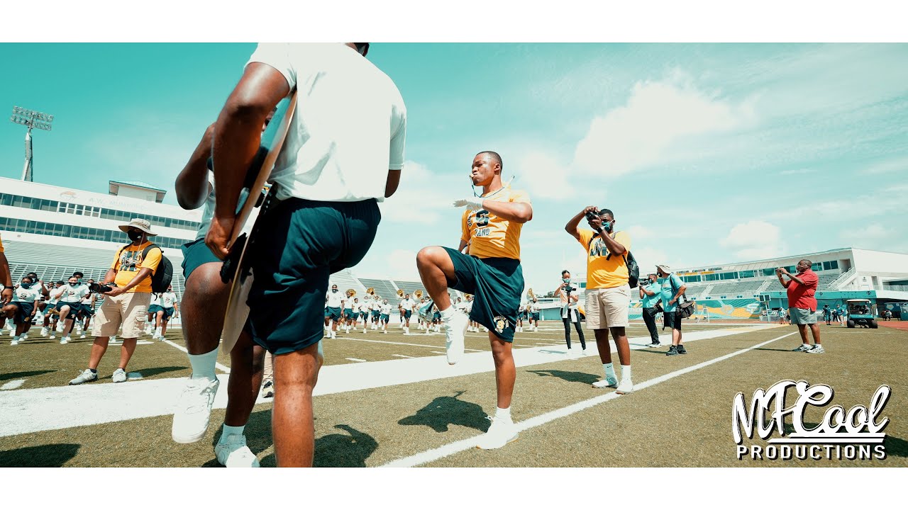 Entrance / March In | Southern University "Human Jukebox" Marching Band ...