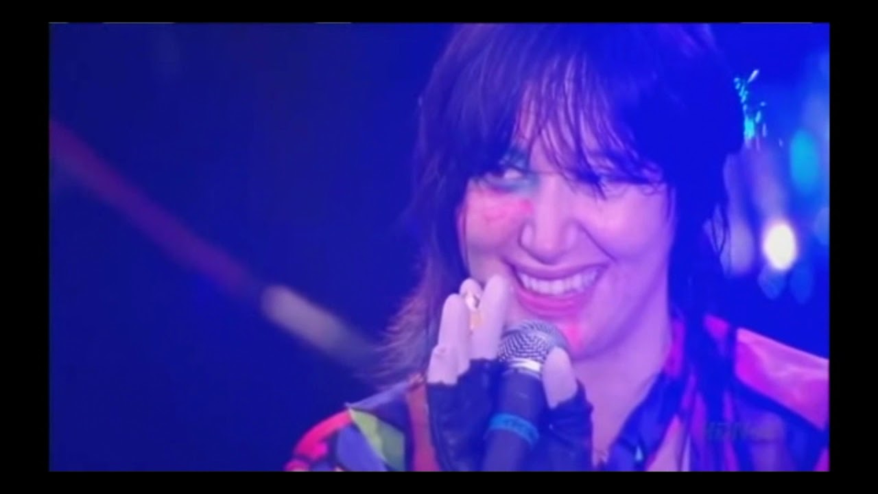 Yeah Yeah Yeahs - Rich (NY Central Park 2004) - YouTube