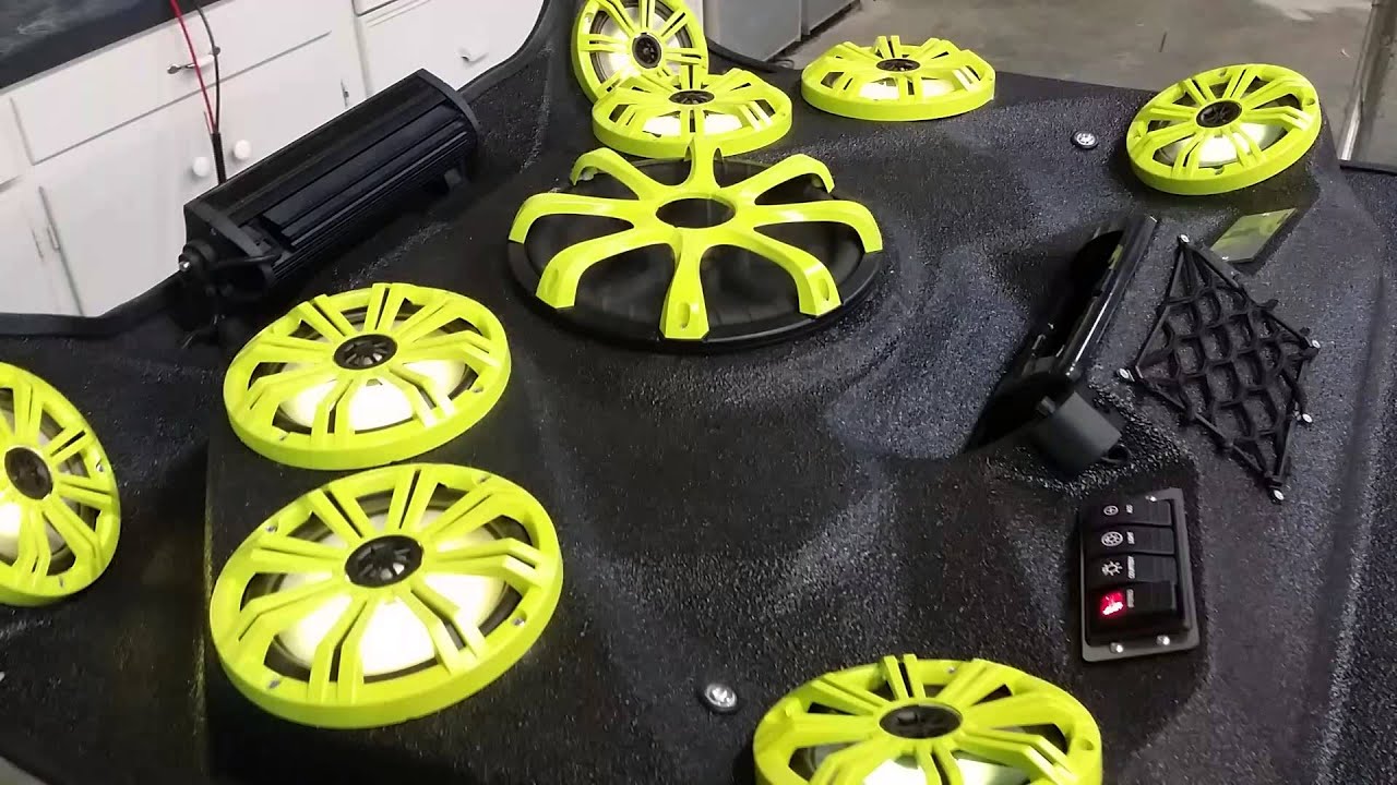 Mayhem Manufacturing Can Am Commander/Maverick Audio Roof - YouTube