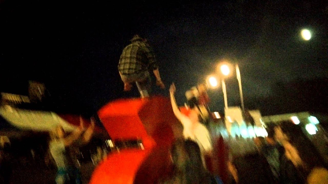 Canadian drunk guy falls off I Amsterdam sign. - YouTube