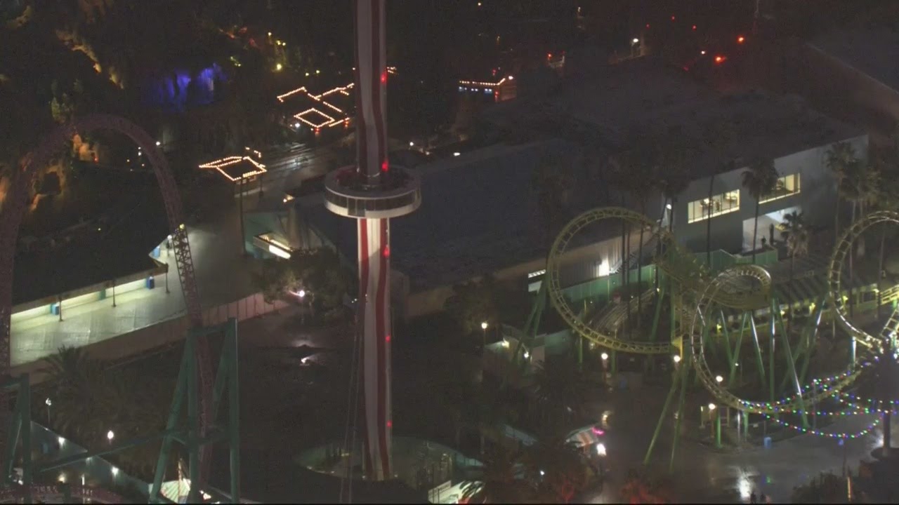 Report: People Trapped On Knott’s Berry Farm Ride - YouTube