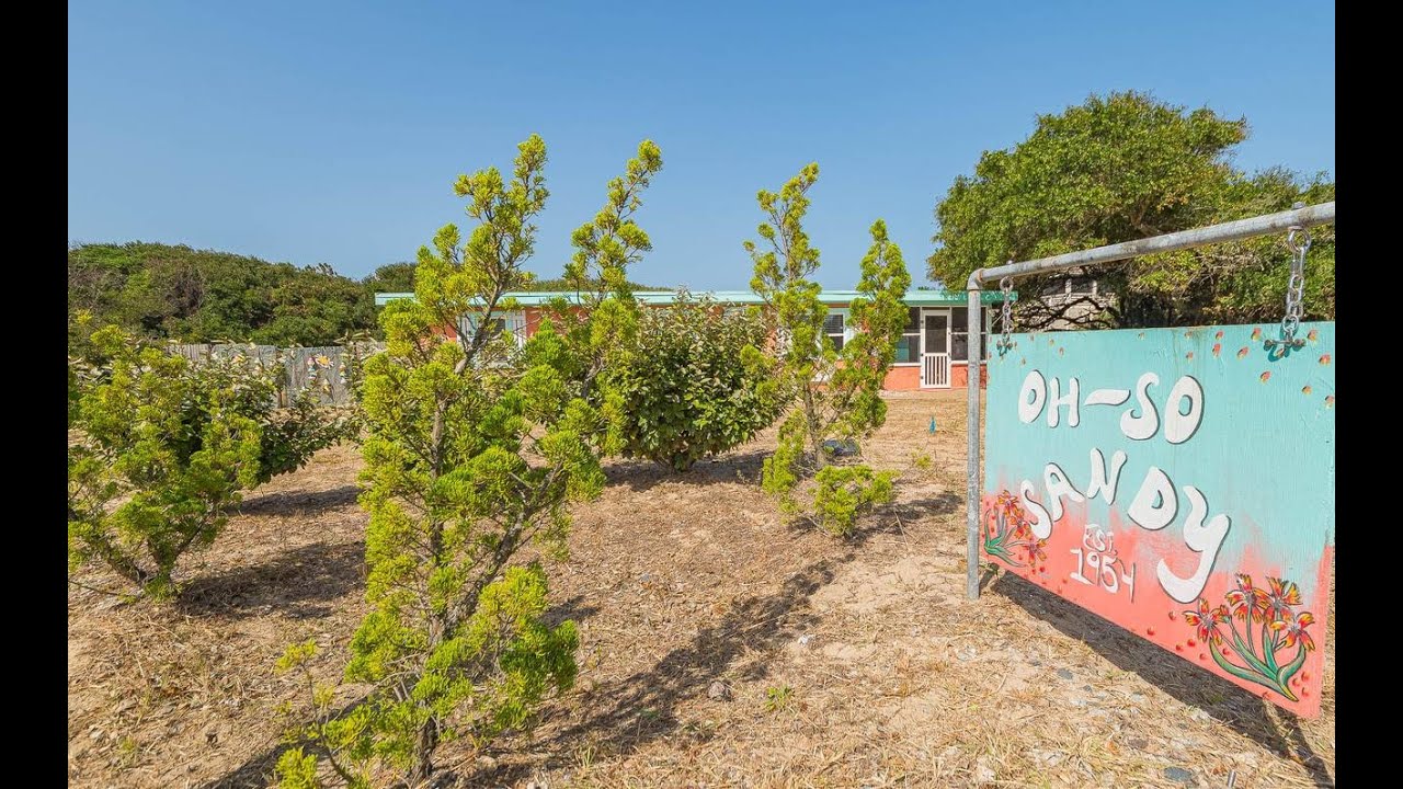 Vintage Beach Charm: 'Oh So Sandy' in Southern Shores. Step inside ...