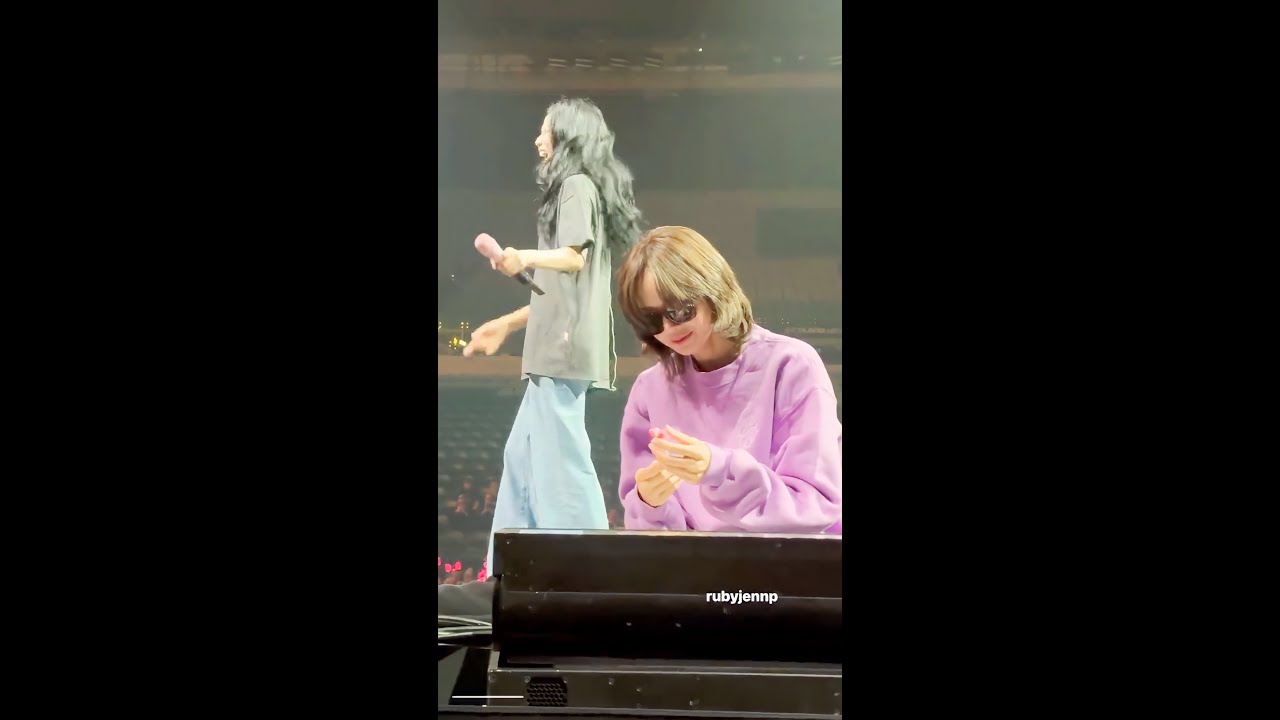 BLACKPINK BORN PINK MELBOURNE SOUNDCHECK - Jennie not feeling well and ...