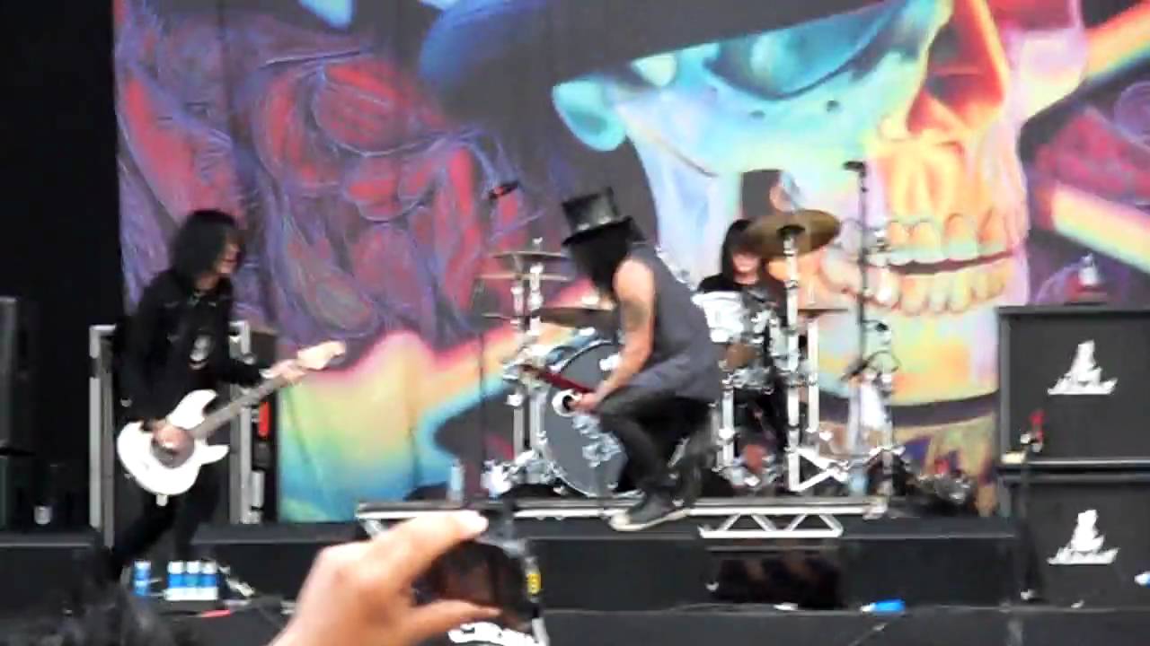 Slash - Rocket Queen (Live) - Wireless Festival - 4 July 2010 - London ...