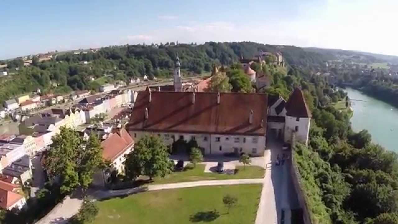 Burg zu Burghausen - Längste Burg der Welt - 1051 Meter - YouTube