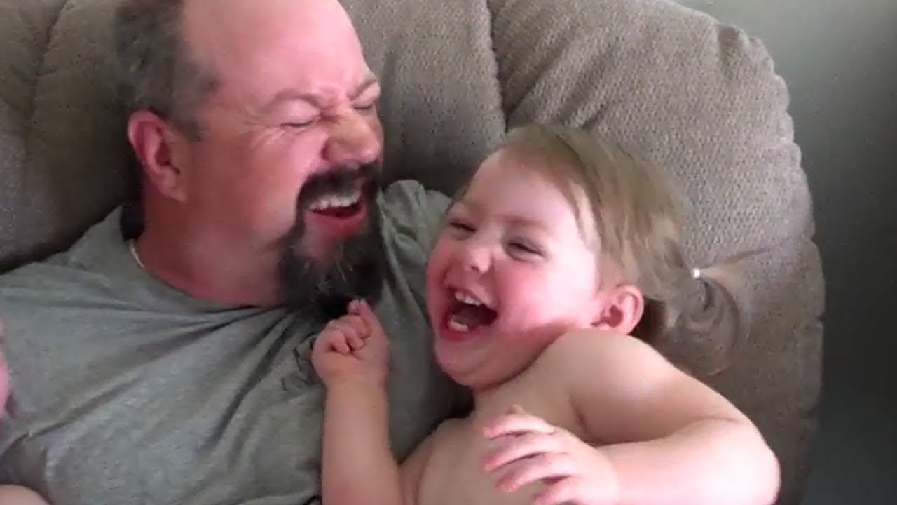 Funny Dad’s Beard Is Favorite Toy of Baby 🧔🏼 Daddy Fail Video - YouTube