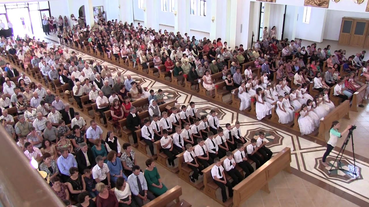 Prima Sfanta Împartasanie - Pildesti 2015 - YouTube