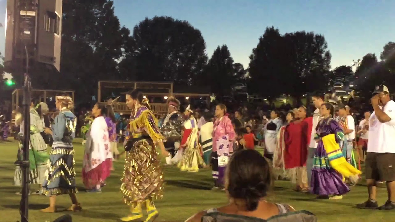 2018 Cherokee National Holiday Powwow intertribal dance - YouTube