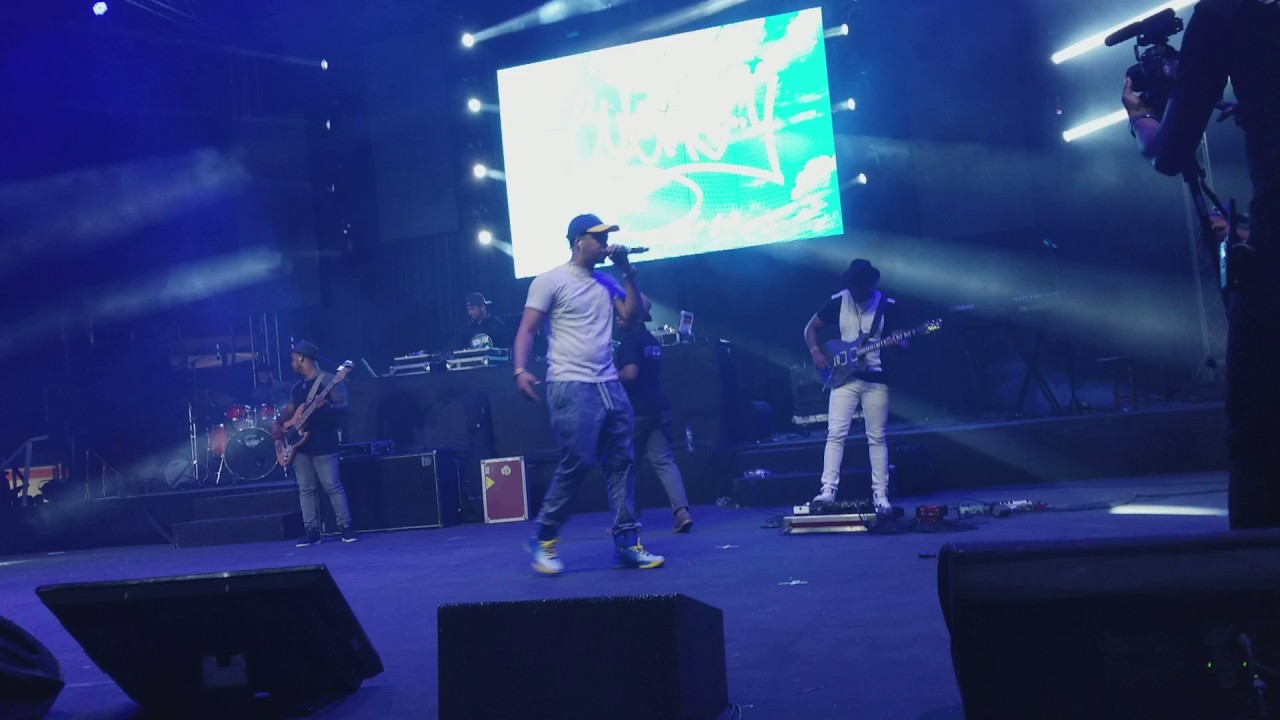 Rubinsky RBK - Intro (Escrito en Reserva) EN VIVO - YouTube