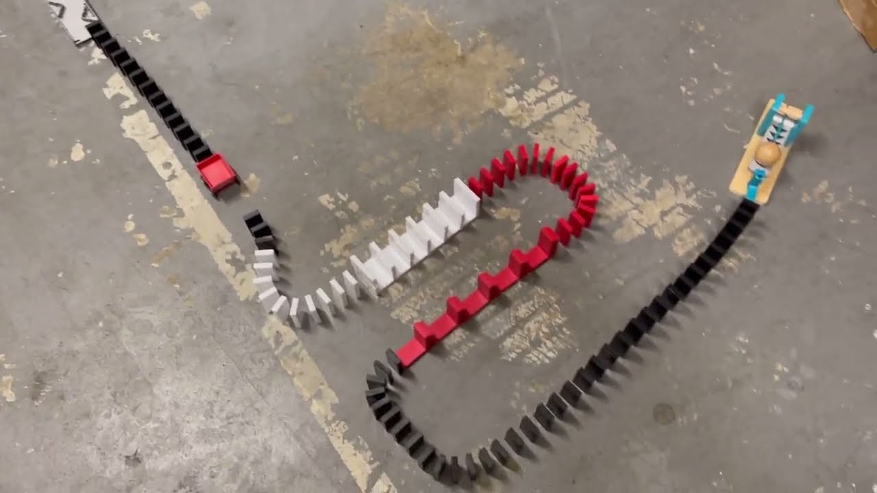 SATISFYING Domino Chain Reaction: The Music Player (Best of Domino Effects) - YouTube