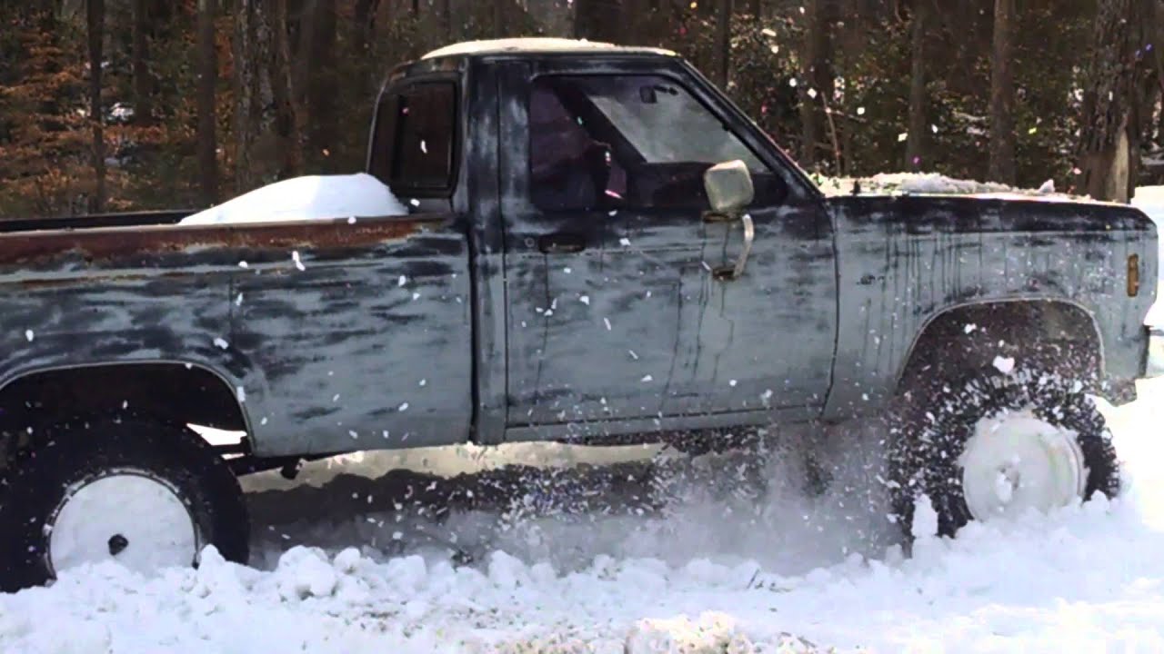 FORD Ranger 2.9 V6 screaming! in the snow - YouTube