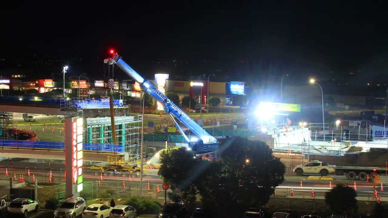 Installation of final beams at the Bayfair flyover - August 2022 - YouTube
