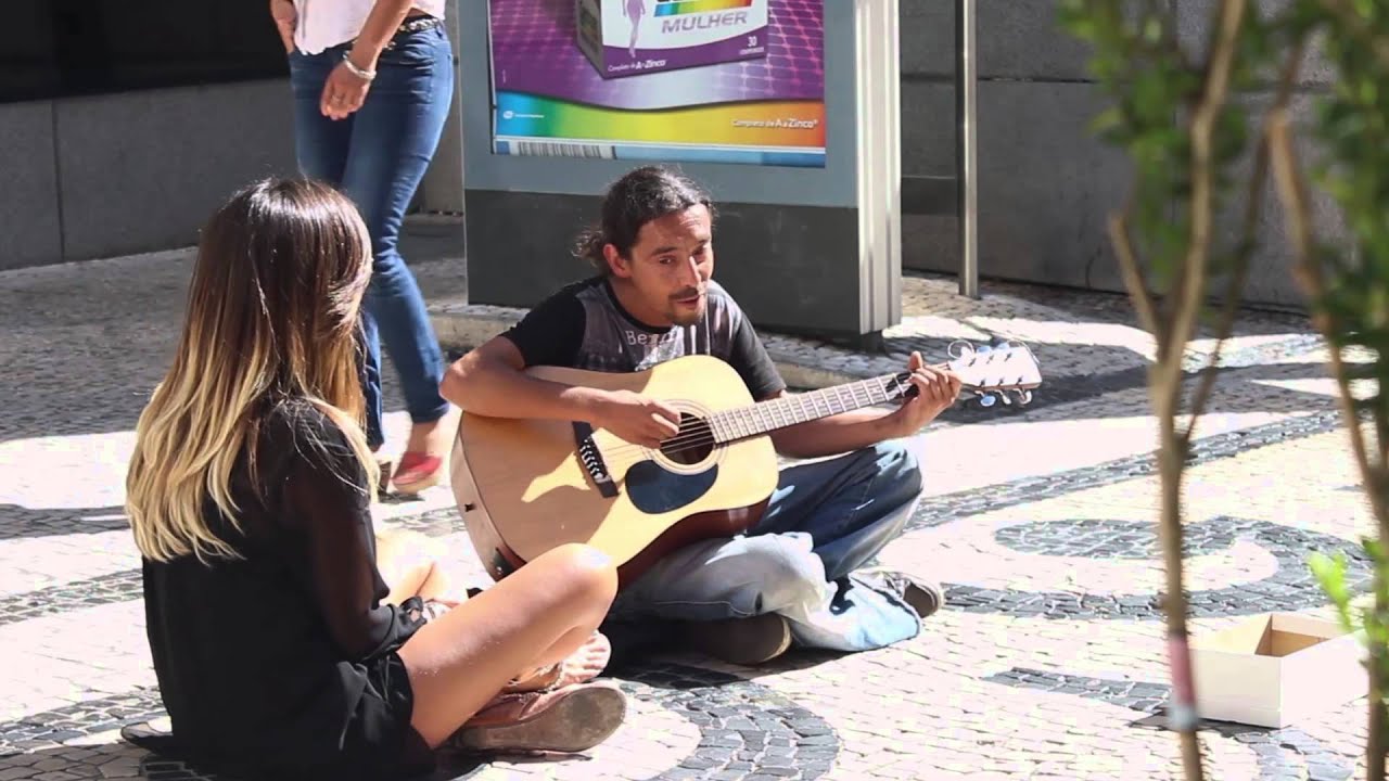 Street Music in Oporto - Carlos Maciel and Carol Curry - YouTube