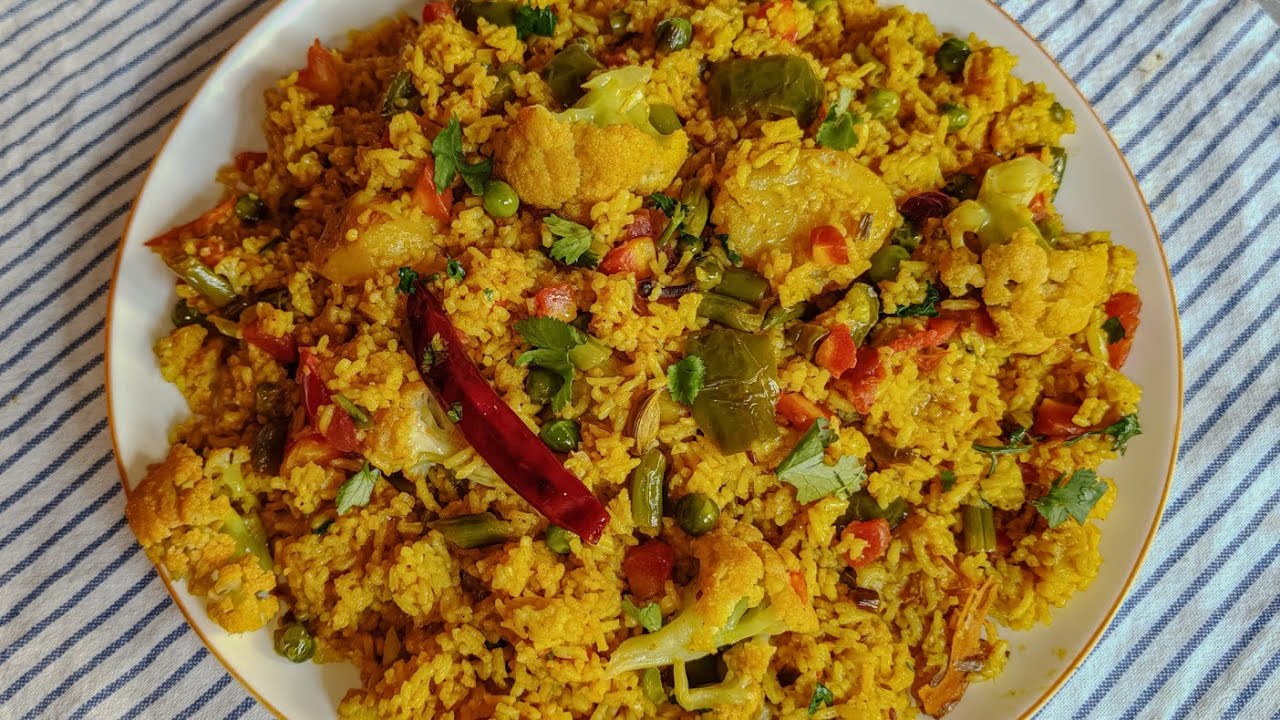 वेज तहरी बनाने का तरीका। Vegetable Tahri Recipe in Hindi | Winter ...