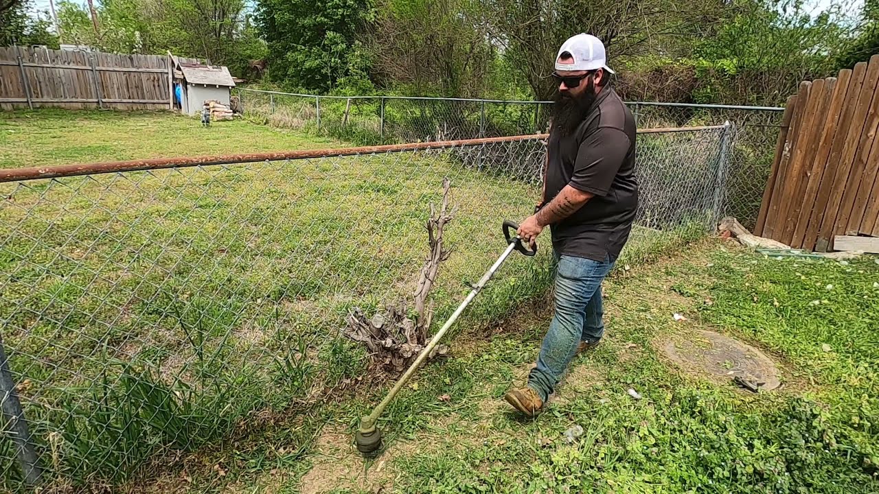 FIRST OVERGROWN LAWN OF THE SEASON. - YouTube