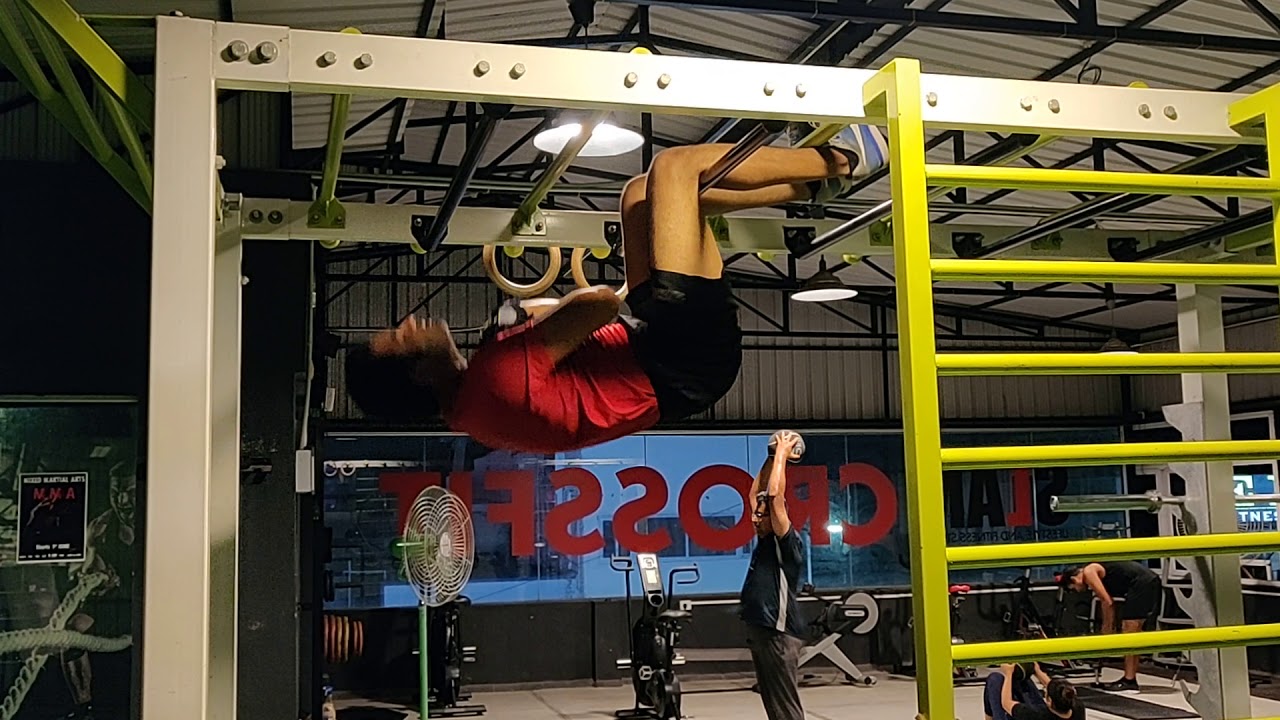 Monkey bar crunches - YouTube