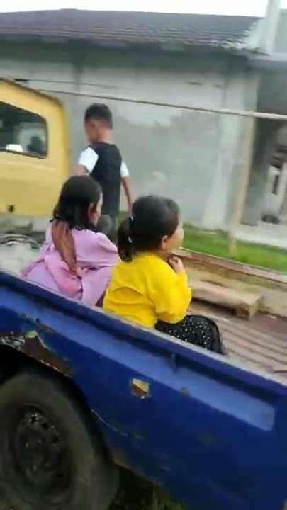 si bocil naikin mobil yang lagi parkir #shots - YouTube