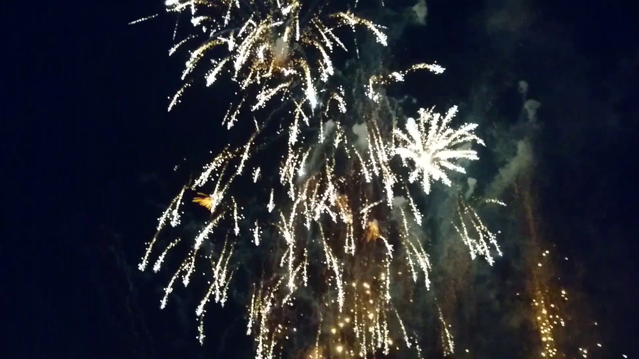 Brockham Bonfire and Fireworks 2016 - YouTube