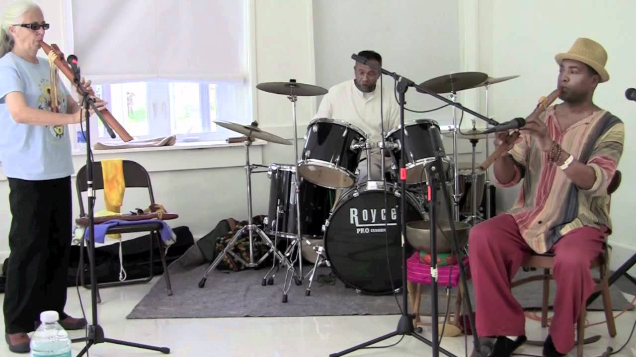 Huaca-Four: Meditation for flute, drum and didgeridoo - YouTube