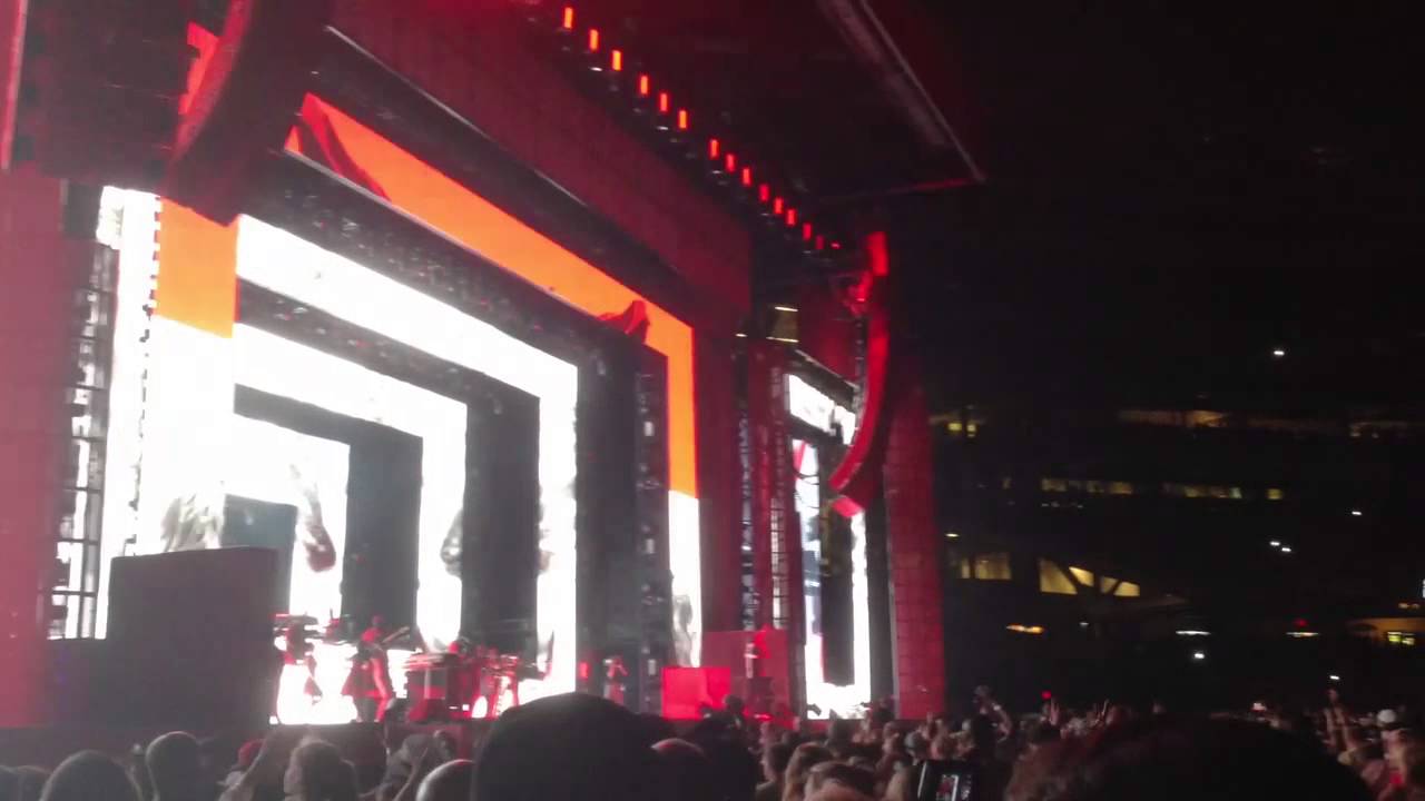Jay Z - Big Pimpin (Live) - YouTube