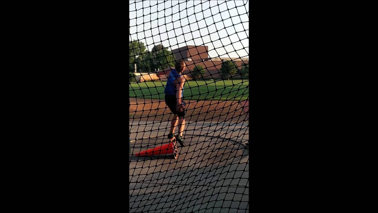 Jake Kubiatowicz Throws the 2K Discus in Practice - YouTube