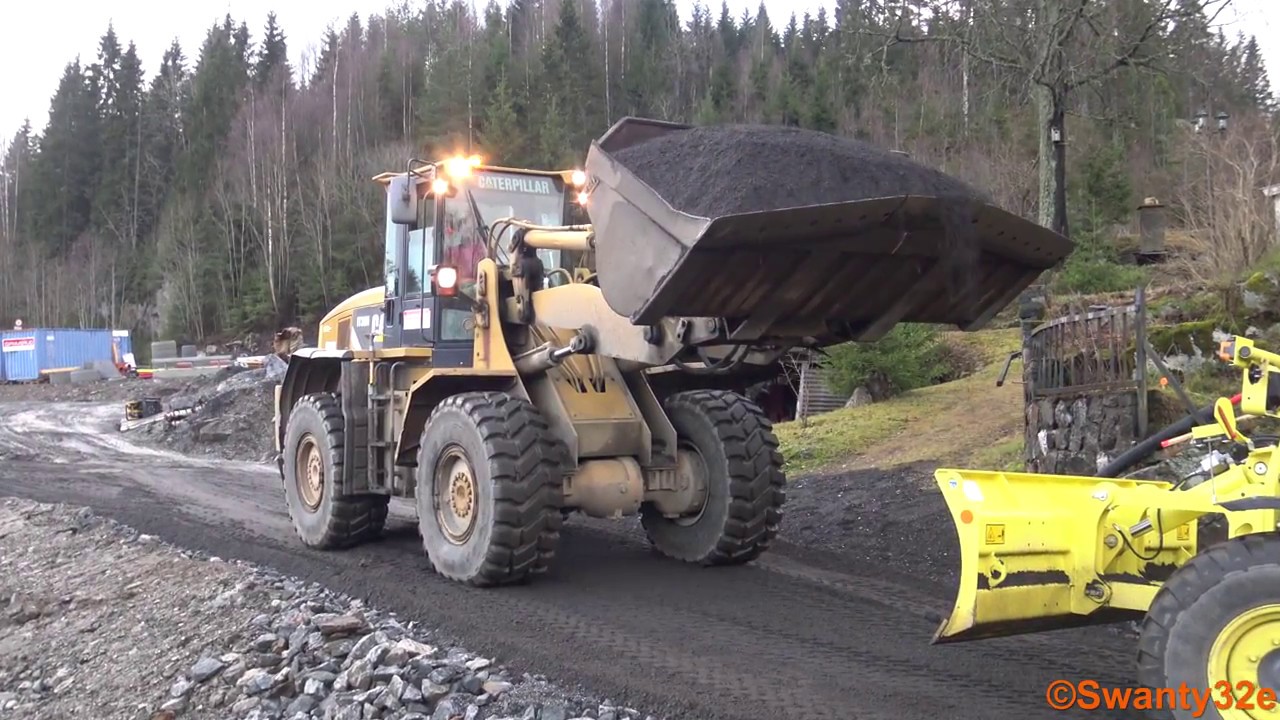 4K| CAT IT38H & HBM BG110TA-5 Grader Working On A New Road - YouTube