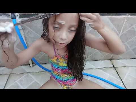 Bia, aprontando no banho de borracha 😱 ! como ficouuuu (assista até o final 😍😍)