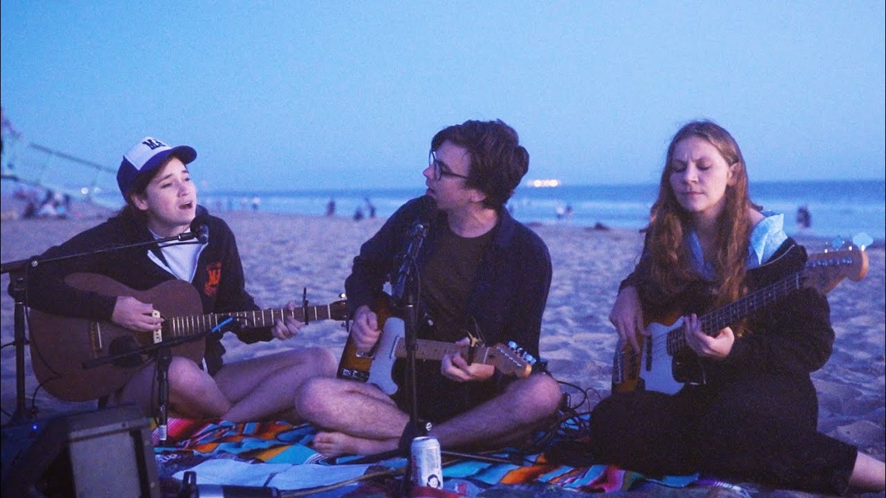 Shark Smile (feat. Reina del Cid & Toni Lindgren) - YouTube