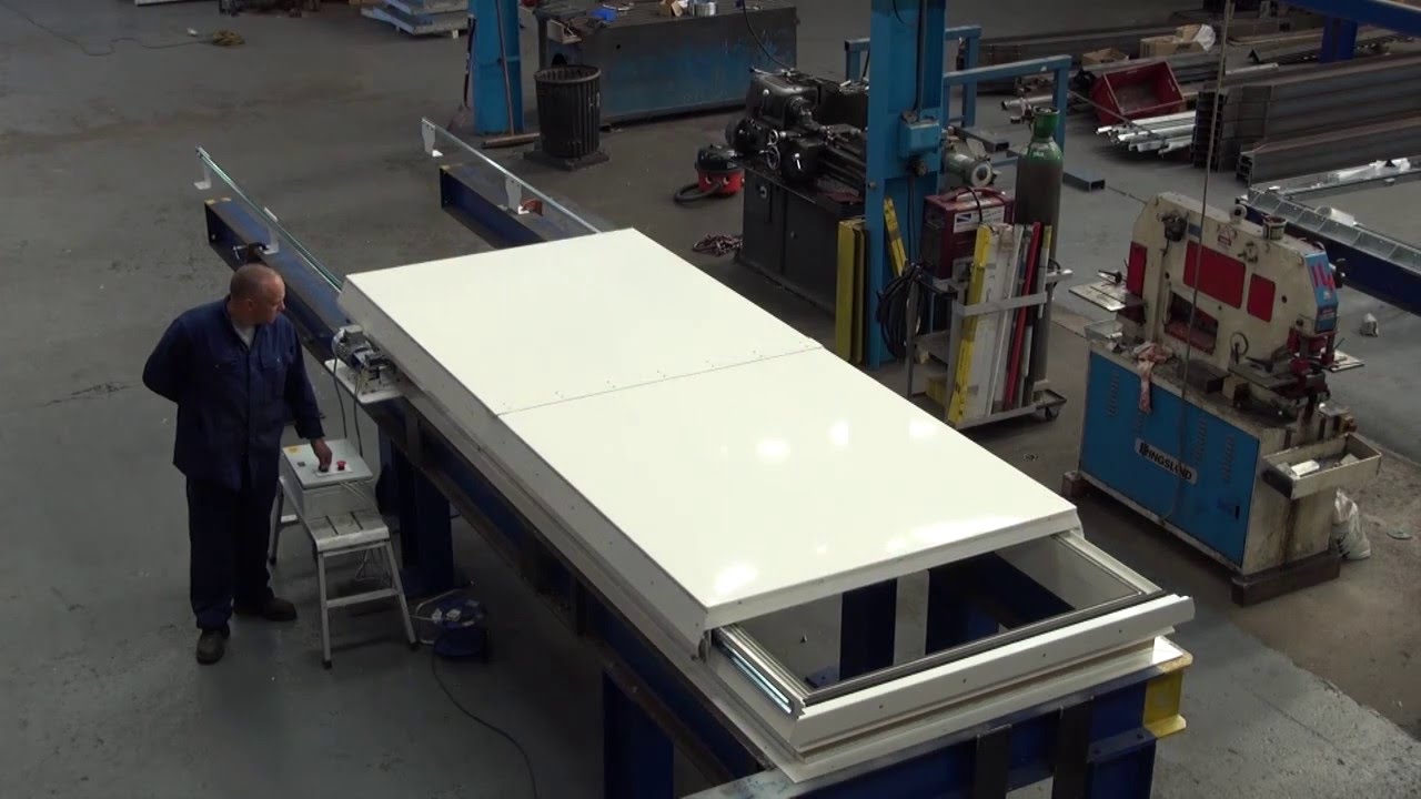 Electrically Operated Sliding hatch - External Rails - YouTube