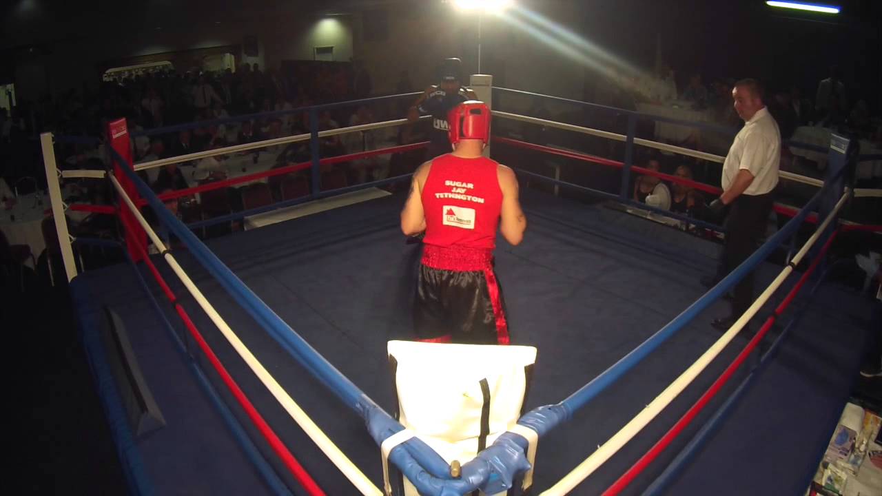 Walsall Ultra White Collar Boxing | Fight 2 - YouTube