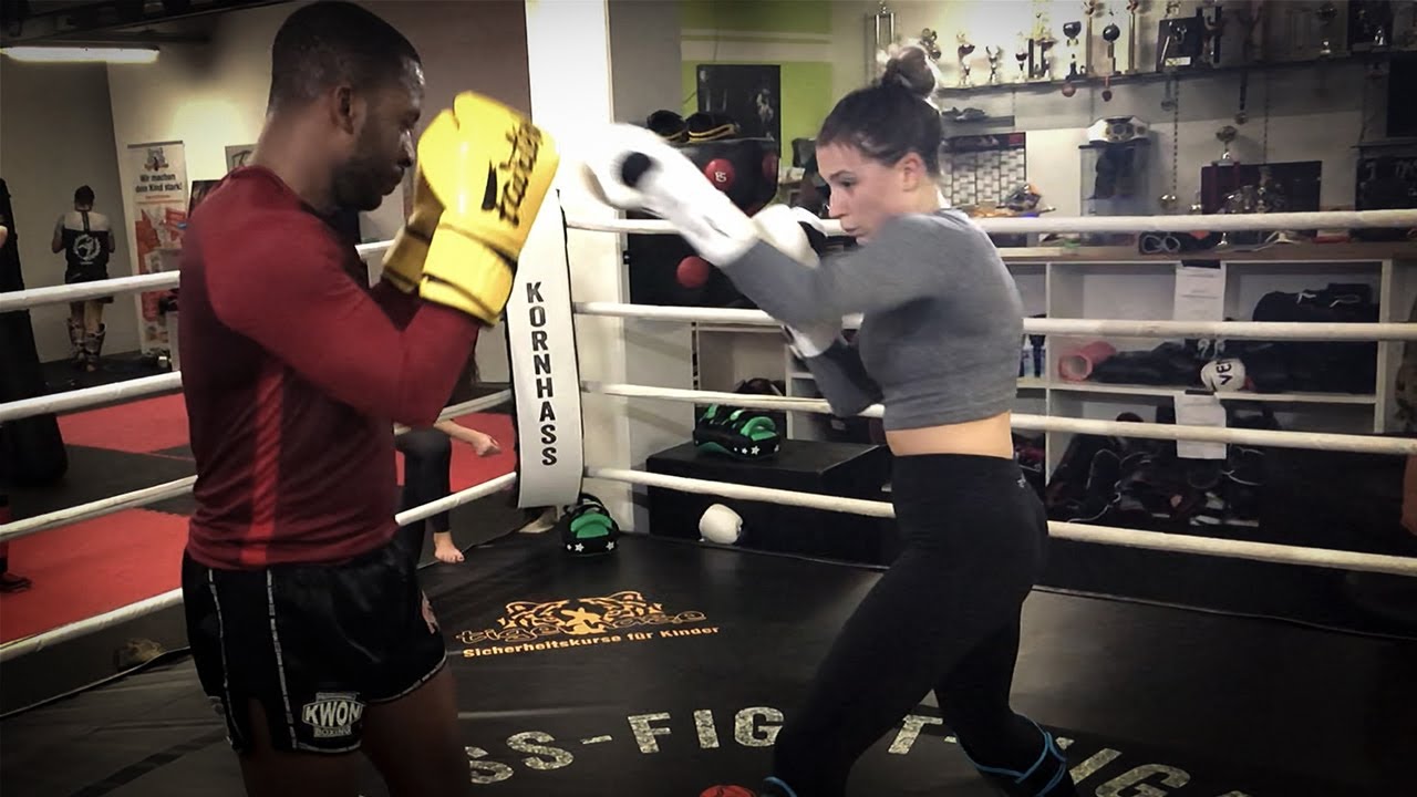 Mixed Sparring: Simone vs Andre - Runde 2 - YouTube
