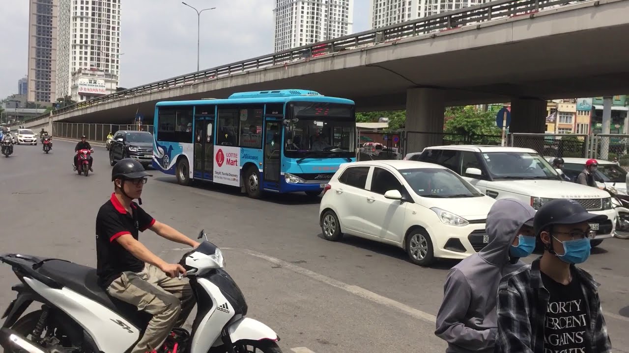 XE BUÝT HÀ NỘI/HanoiBus QUA GẦM CẦU VƯỢT NGÃ TƯ SỞ// BUSES IN VIETNAM ...